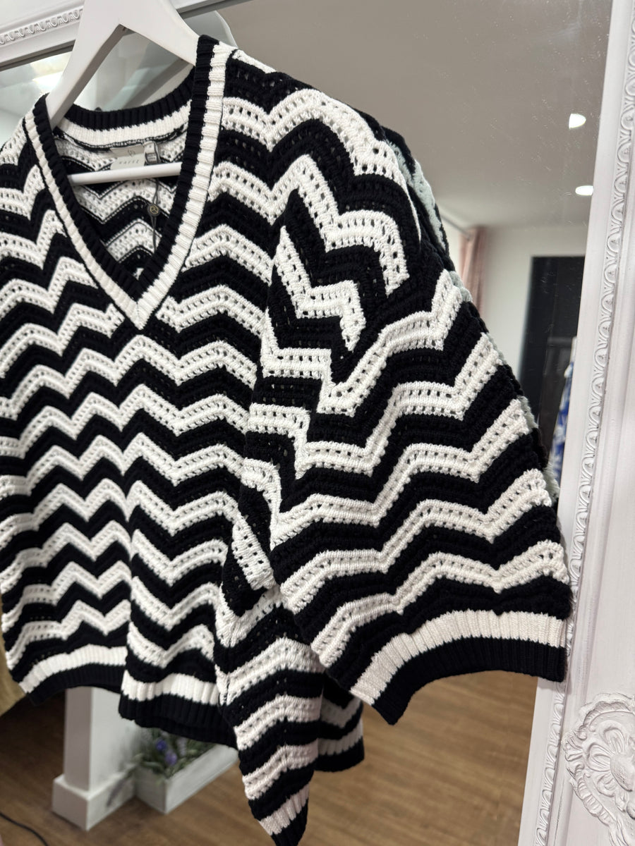 Kaliana Monochrome Jumper - New Season - Kaffe – The Wardrobe Edit